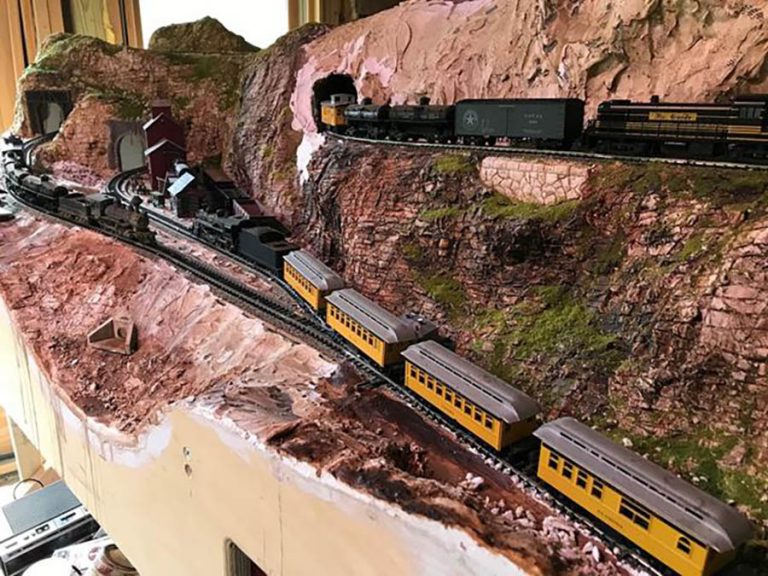 4x8 HO scale: Rich's - Model railroad layouts plansModel railroad ...