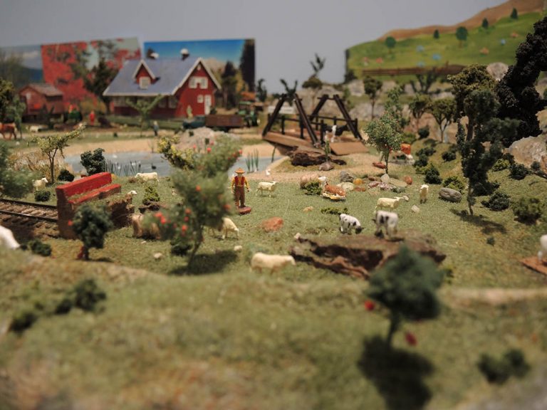 HO scale model train layout - Model railroad layouts plansModel ...