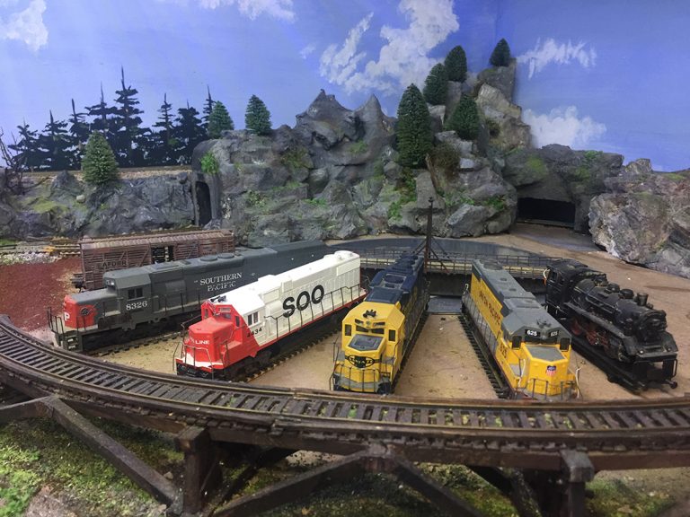 N scale EZ track layout - Model railroad layouts plansModel railroad ...