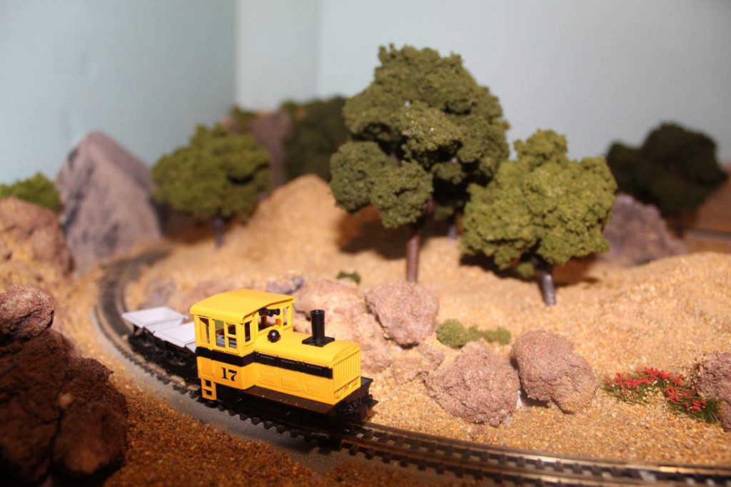 N scale EZ track layout - Model railroad layouts plansModel railroad ...