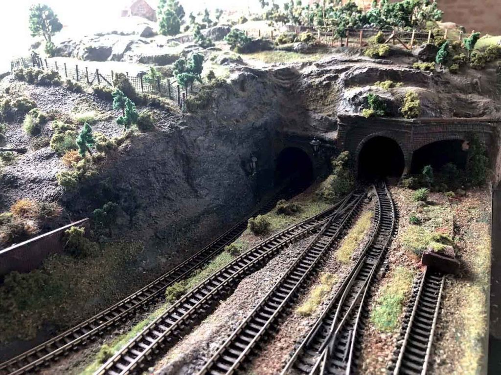 N scale door layout - Model railroad layouts plansModel railroad ...