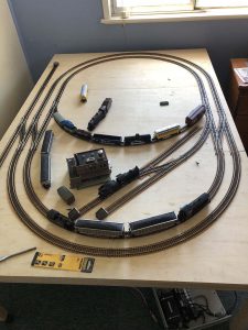 Model train starter set - Model railroad layouts plansModel railroad ...