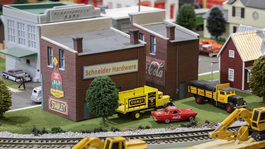 S scale model train layouts - Model railroad layouts plansModel ...