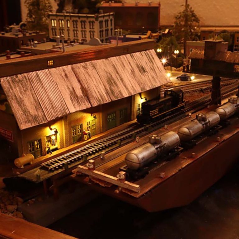 N scale figure 8 - Model railroad layouts plansModel railroad layouts plans