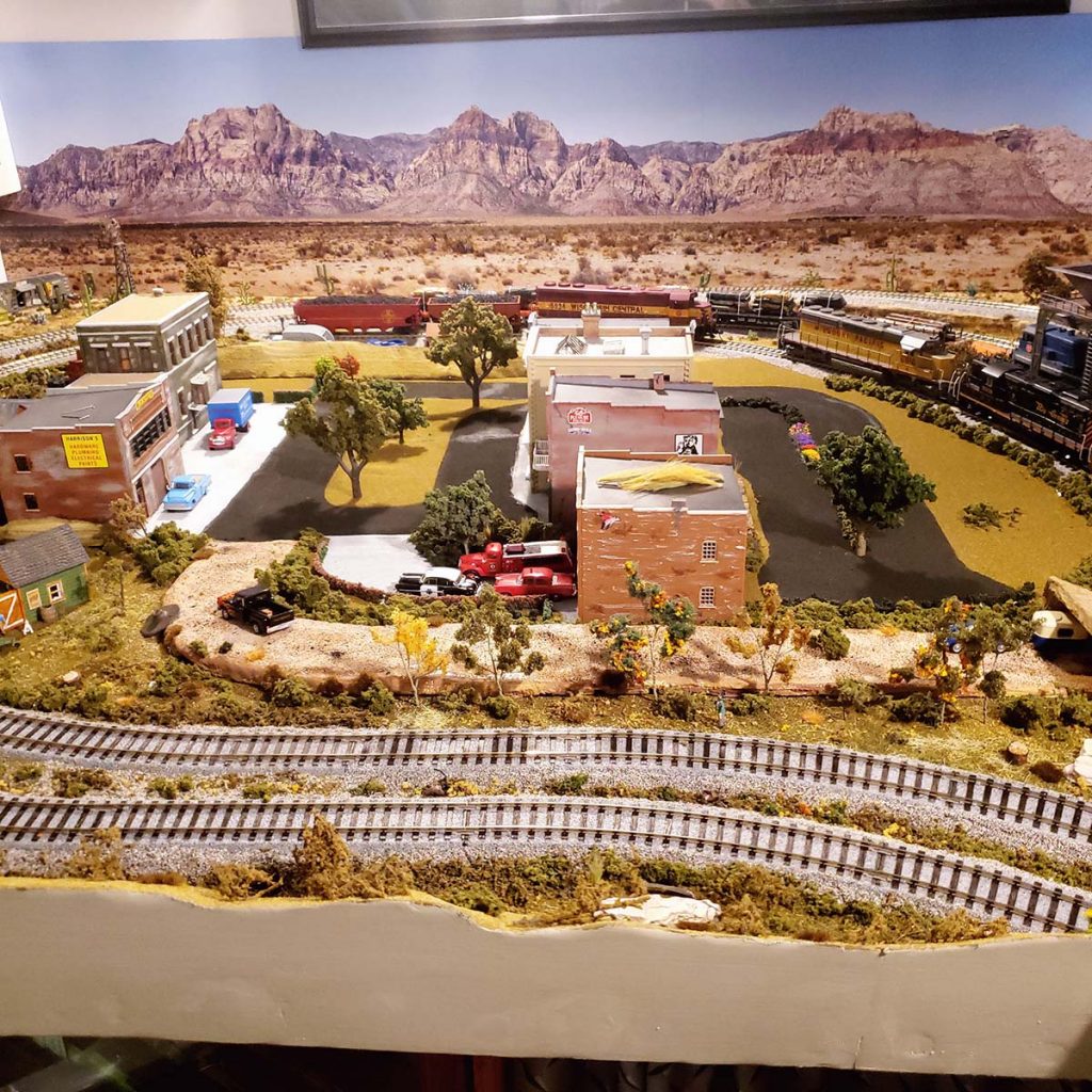 HO scale town buildings - Model railroad layouts plansModel railroad ...