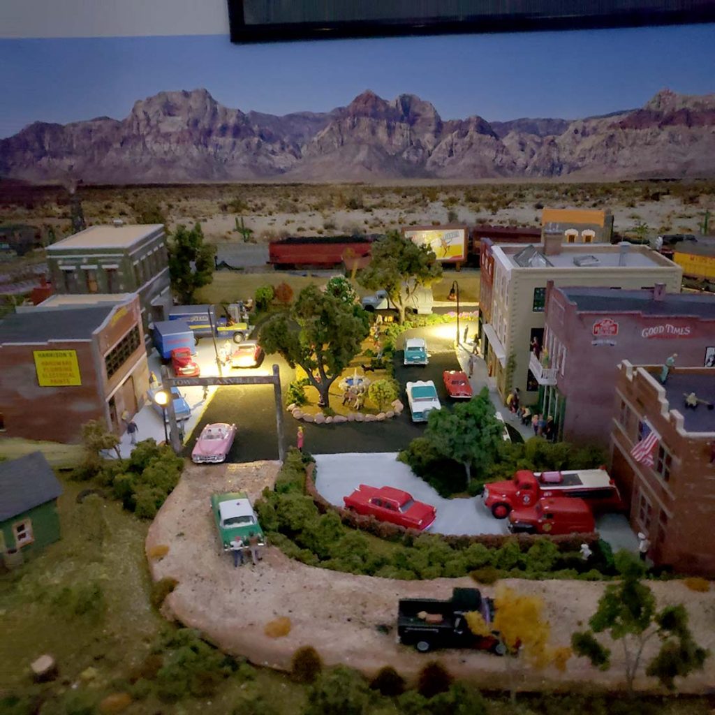 HO scale small town - Eric's - Model railroad layouts plansModel ...