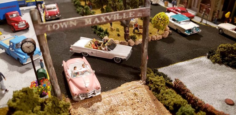 HO scale small town - Eric's - Model railroad layouts plansModel ...