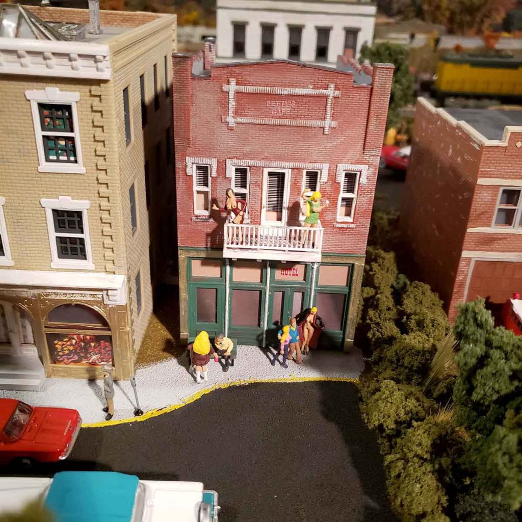 HO buildings - Eric adds to his layout - Model railroad layouts ...