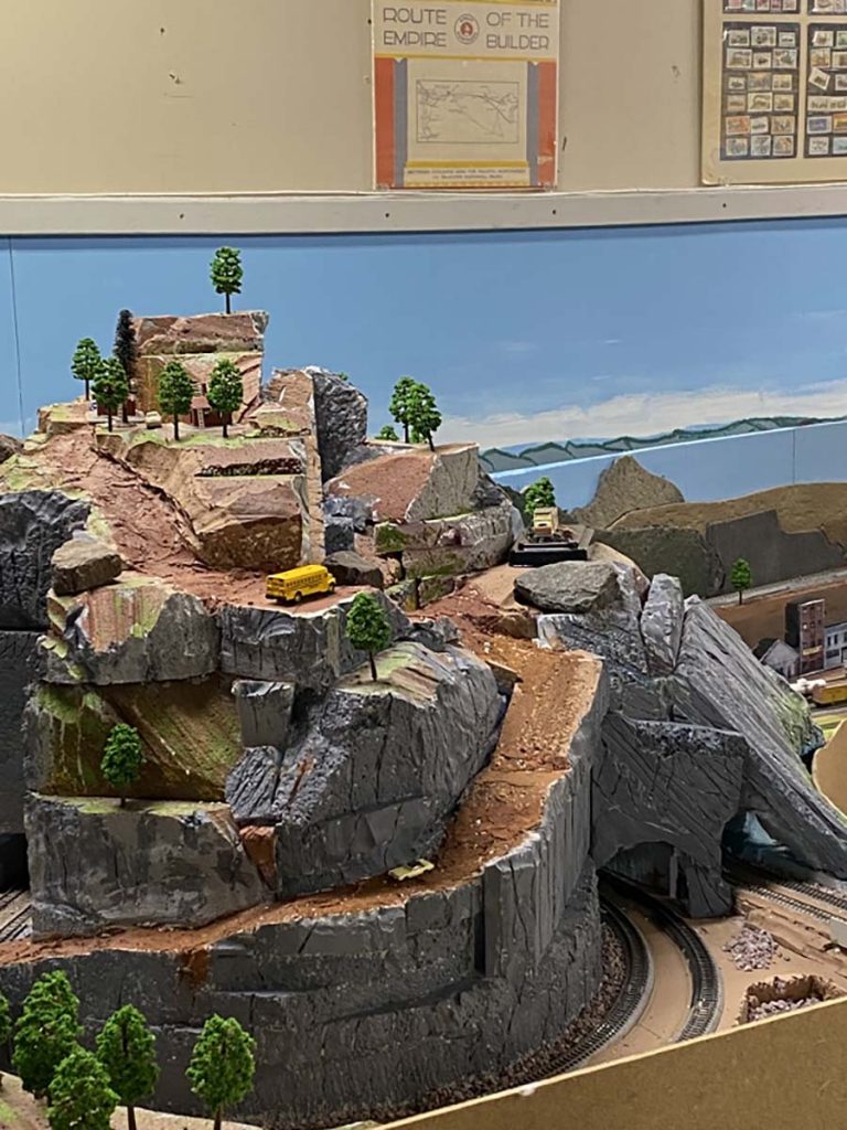 Battery powered G scale - Model railroad layouts plansModel railroad ...