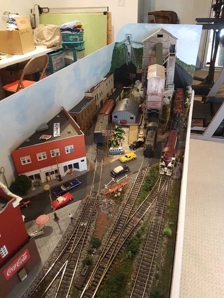 HO scale track plans for shelf layouts - Model railroad layouts ...