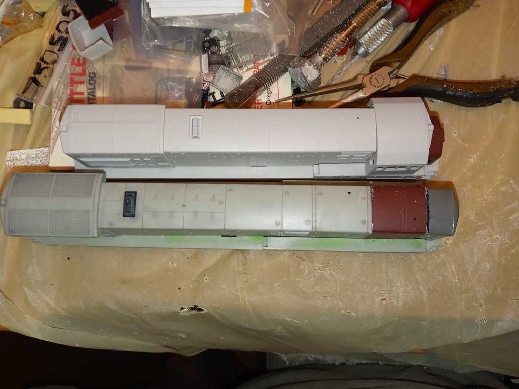 Trains running - 5 on one piece of plywood - Model railroad layouts ...