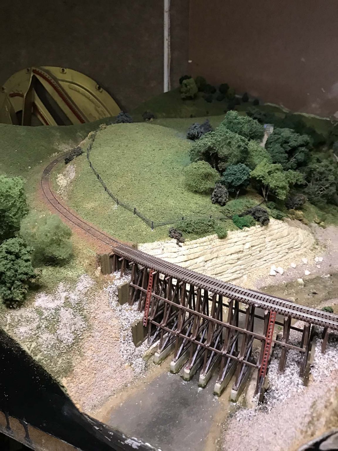 N scale track plans L shaped - Model railroad layouts plansModel ...