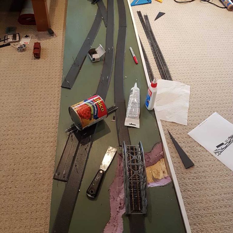 HO scale track plans for shelf layouts - Model railroad layouts ...