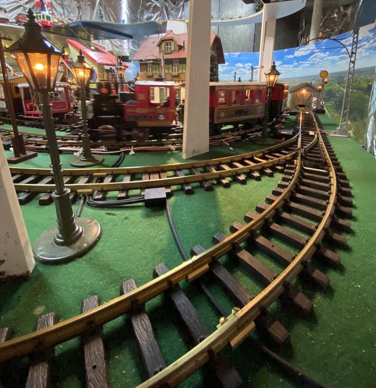 G scale trains - Dave's - Model railroad layouts plansModel railroad ...