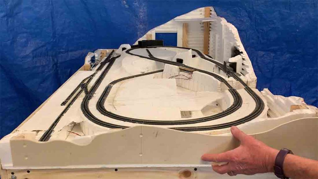 N scale scenic ridge layout - Model railroad layouts plansModel ...