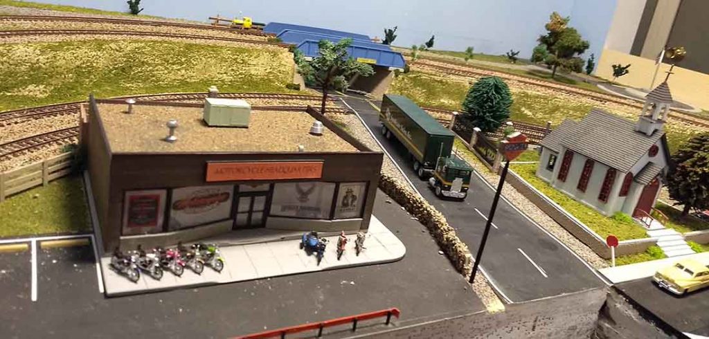 HO scale layout 8x15 - Model railroad layouts plansModel railroad ...
