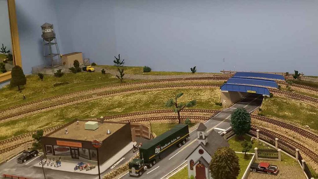 HO scale layout 8x15 - Model railroad layouts plansModel railroad ...