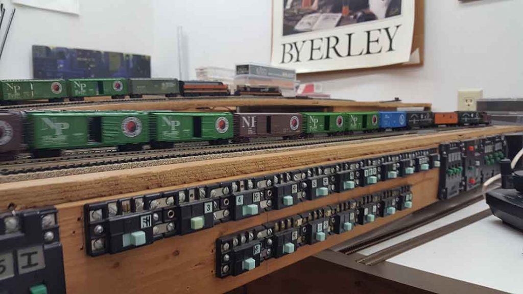 Atlas N scale - Model railroad layouts plansModel railroad layouts plans