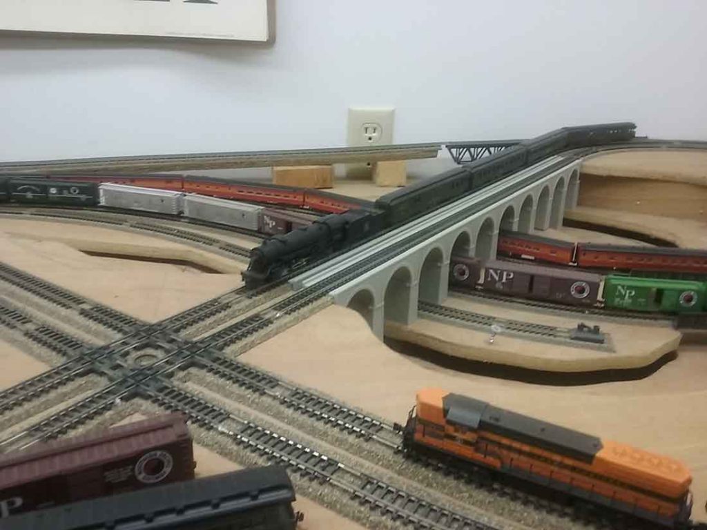 Atlas N scale - Model railroad layouts plansModel railroad layouts plans