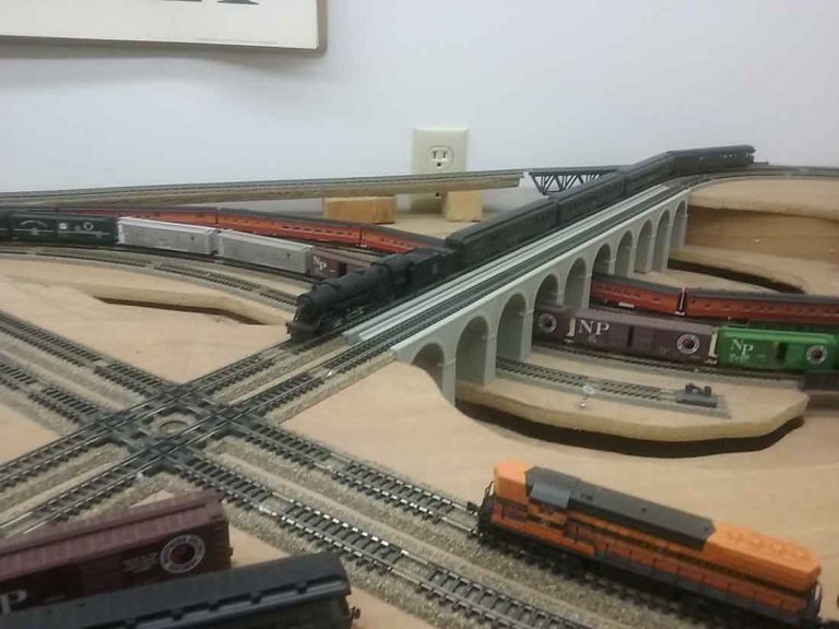 Atlas N scale - Model railroad layouts plansModel railroad layouts plans