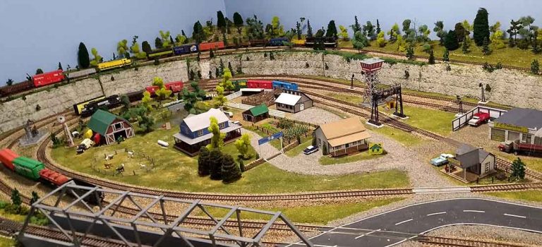 HO scale train layouts - Model railroad layouts plansModel railroad ...