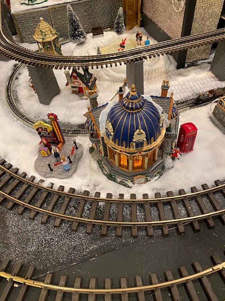 Christmas layout - Model railroad layouts plansModel railroad layouts plans