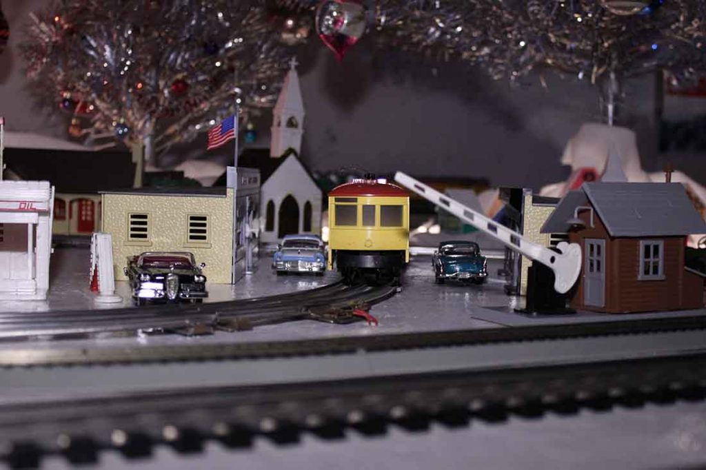 Christmas tree train layout - Model railroad layouts plansModel ...