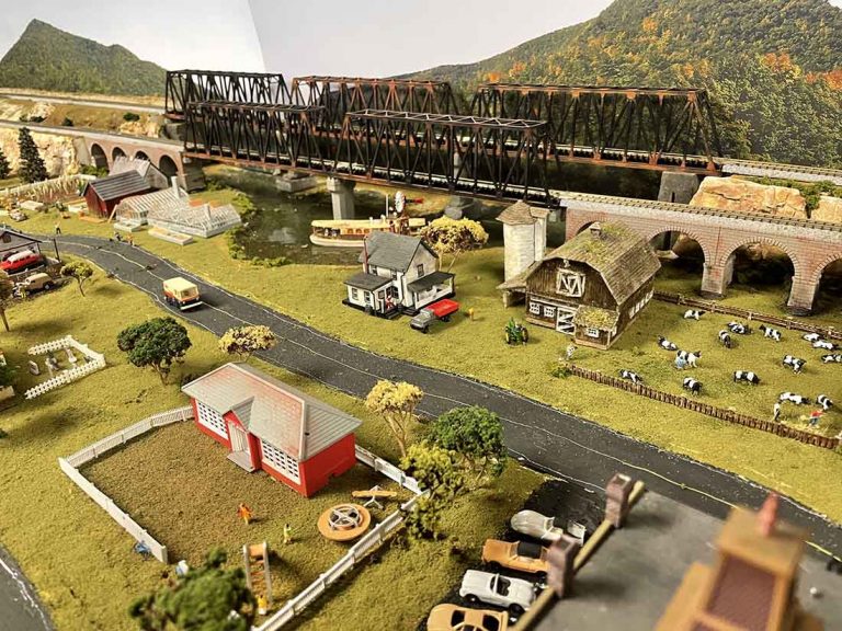 4x8 N scale - Model railroad layouts plansModel railroad layouts plans