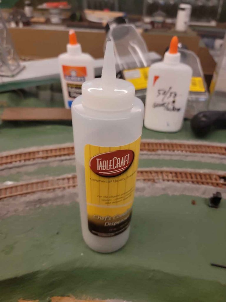 How to ballast model railroad track - Model railroad layouts plansModel ...