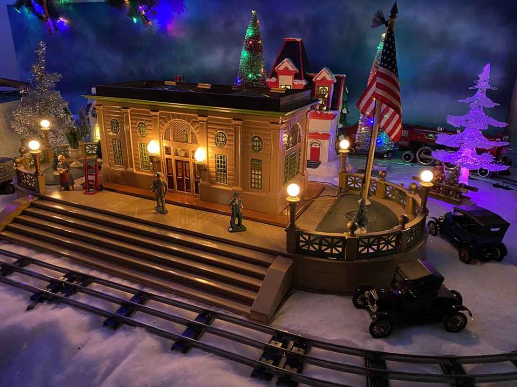 More Christmas train layouts - Model railroad layouts plansModel ...