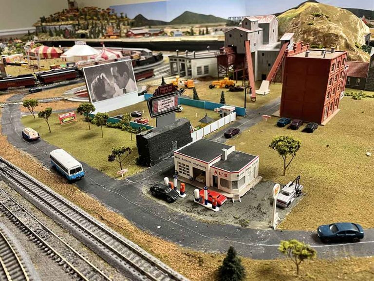 4x8 N scale - Model railroad layouts plansModel railroad layouts plans