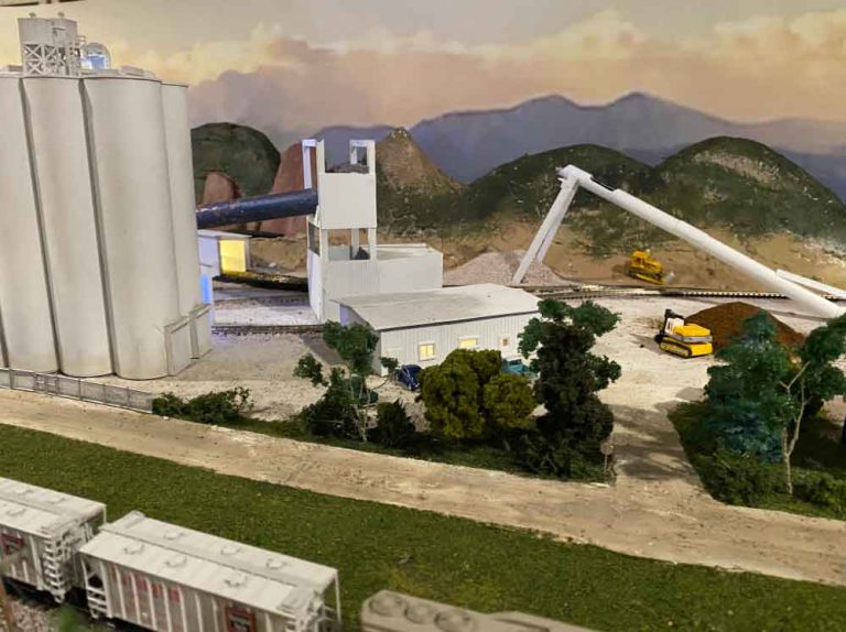 Model railroad backdrop - Rob's - Model railroad layouts plansModel ...