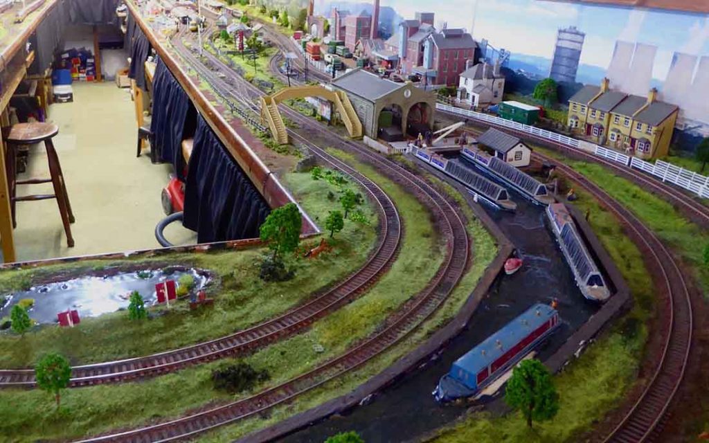 Loft railway - Dave's - Model railroad layouts plansModel railroad ...