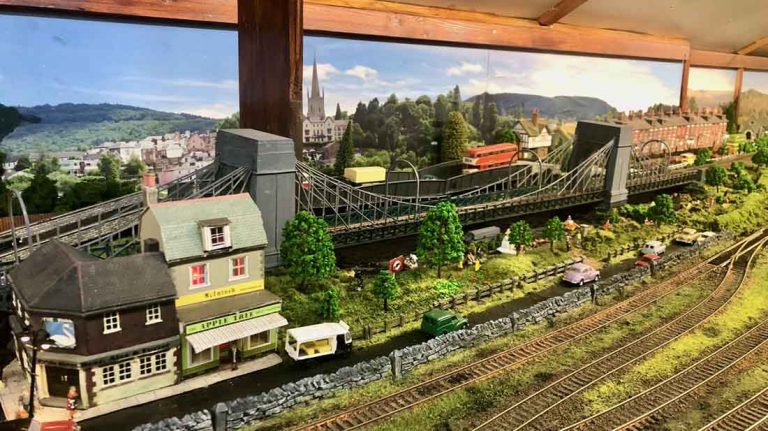 Loft railway - Dave's - Model railroad layouts plansModel railroad ...