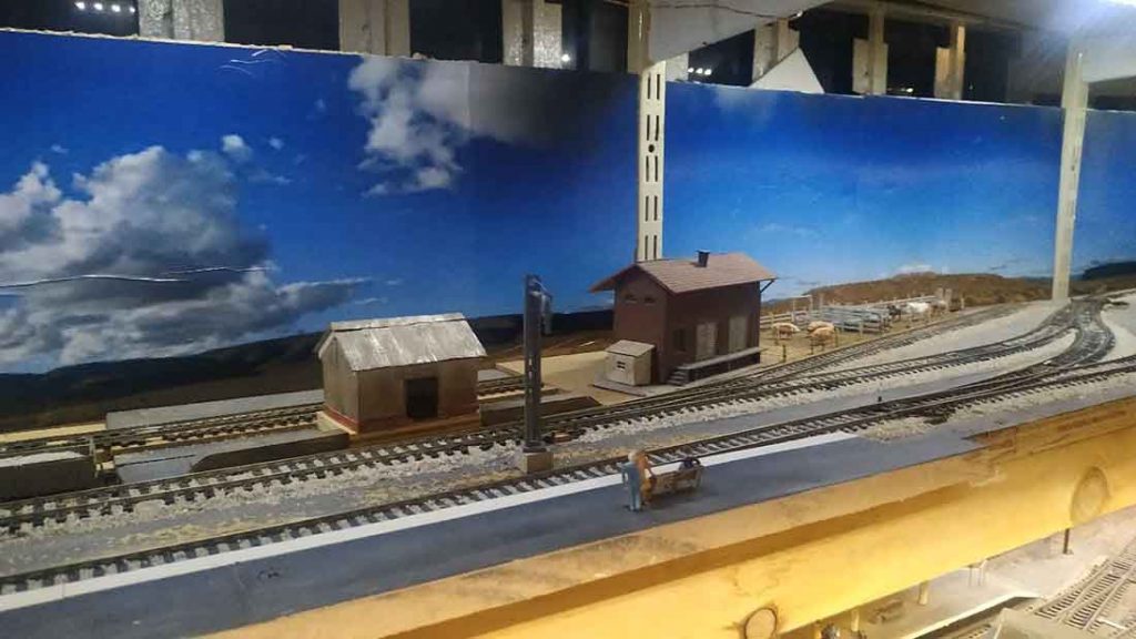 HO platform - Model railroad layouts plansModel railroad layouts plans