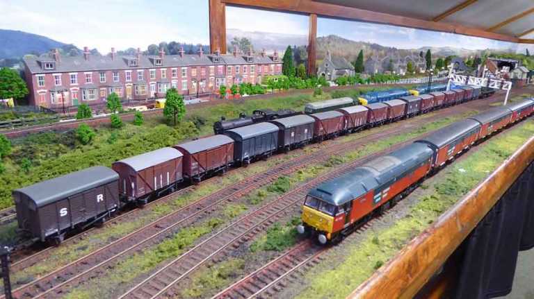 Loft railway - Dave's - Model railroad layouts plansModel railroad ...