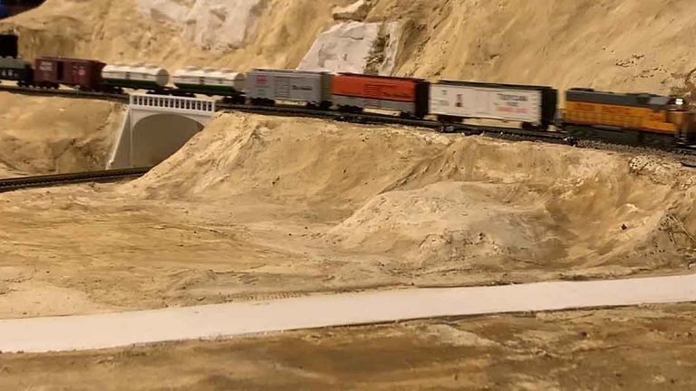 N scale mountains - Model railroad layouts plansModel railroad layouts ...