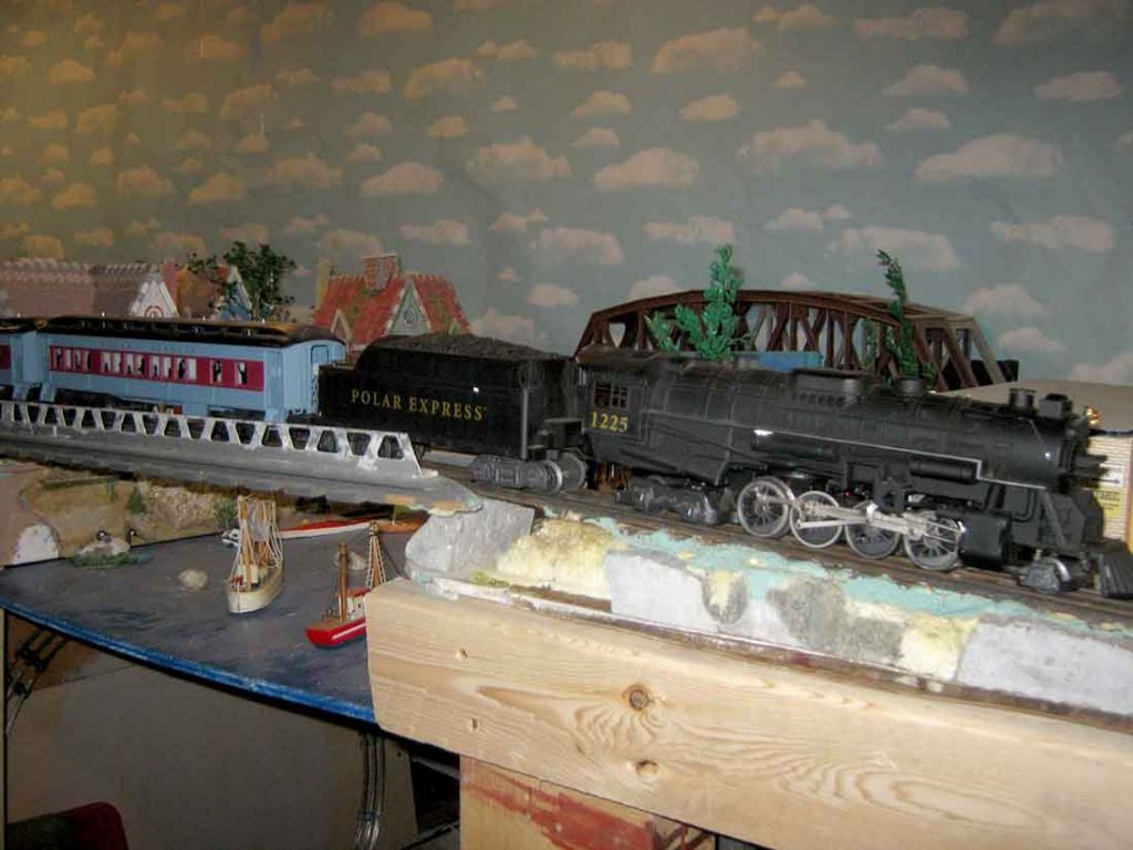 Loft railway - Dave's - Model railroad layouts plansModel railroad ...