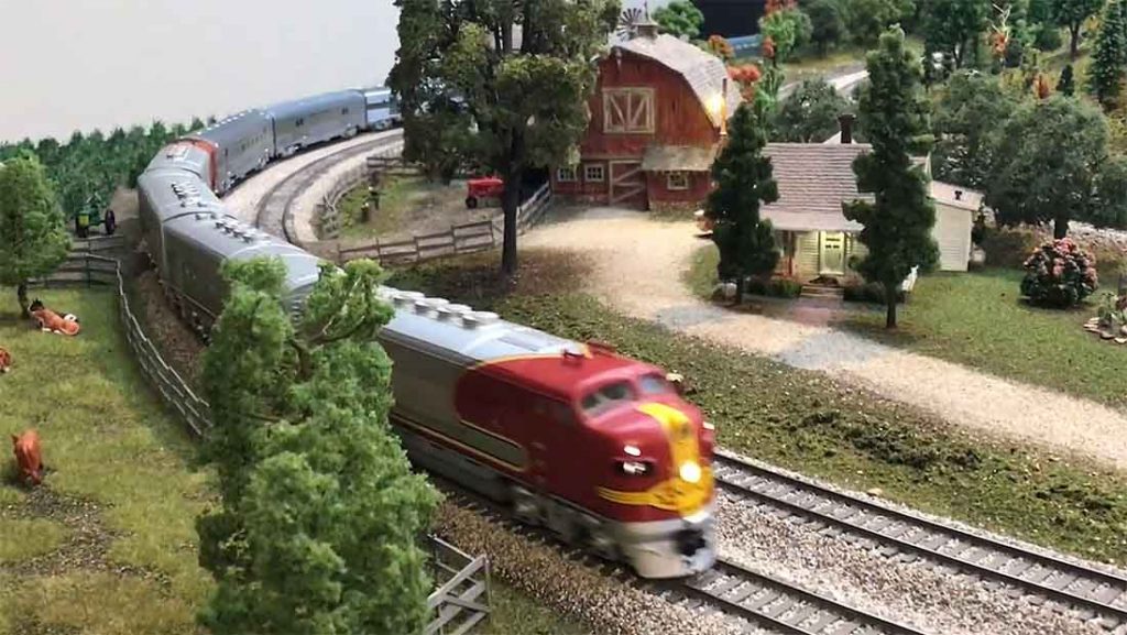 HO scale 11x22 Santa Fe layout - Model railroad layouts plansModel ...