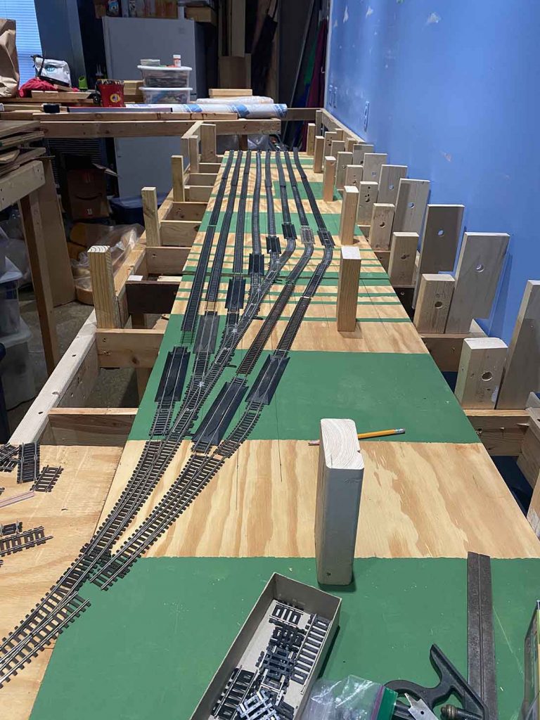 Atlas HO flex track layout - Gary's - Model railroad layouts plansModel ...