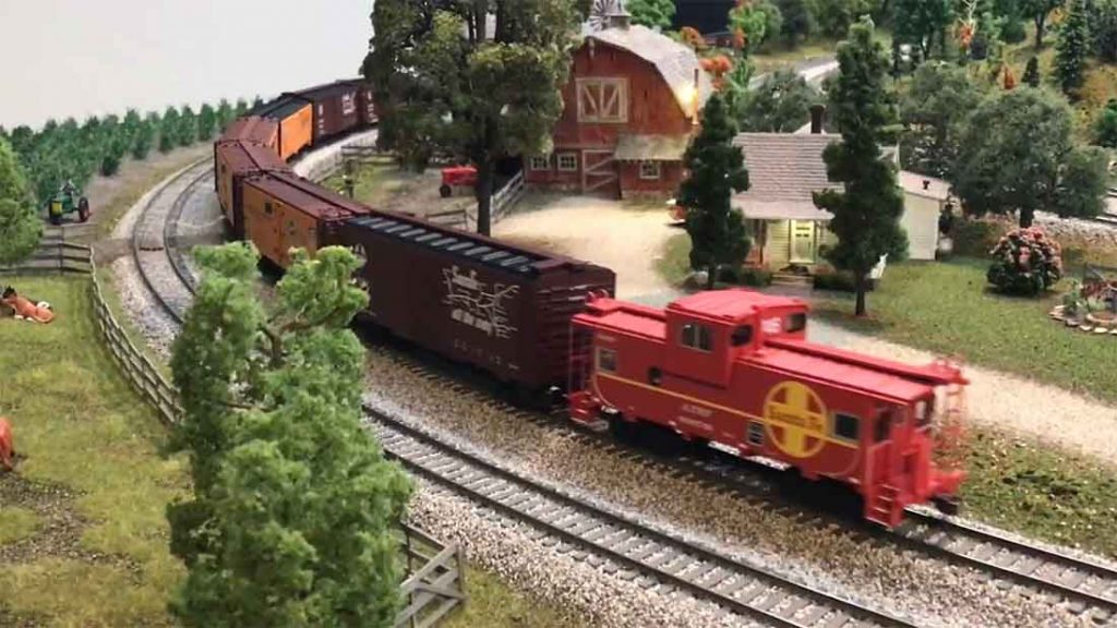 HO scale 11x22 Santa Fe layout - Model railroad layouts plansModel ...