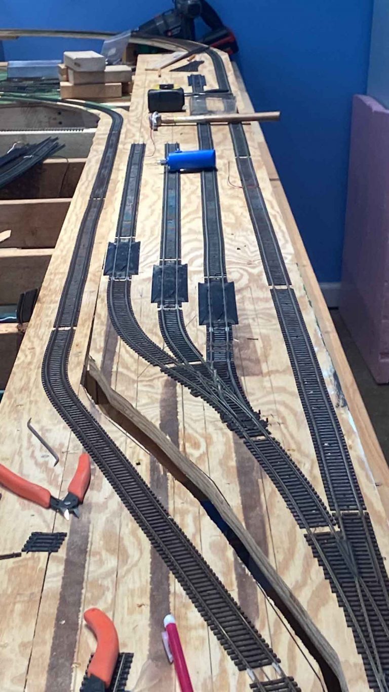 Atlas HO flex track layout - Gary's - Model railroad layouts plansModel ...