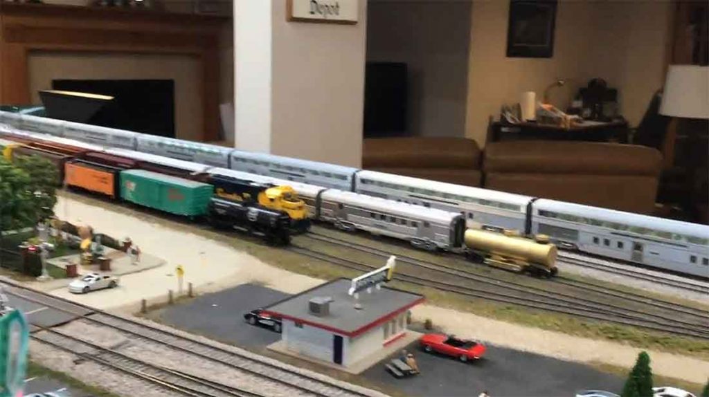 HO scale 11x22 Santa Fe layout - Model railroad layouts plansModel ...