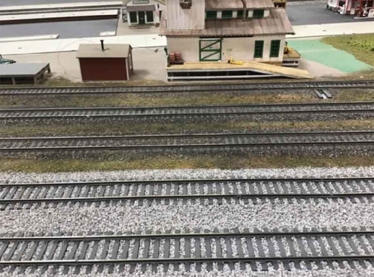 HO scale Santa Fe layout - Model railroad layouts plansModel railroad ...