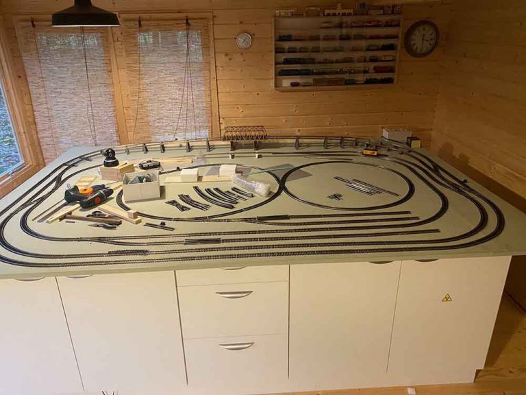 LED lighting for your model railroad - Model railroad layouts ...
