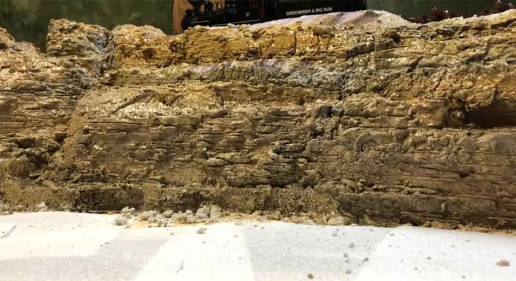 How to make a cliff face - Model railroad layouts plansModel railroad ...