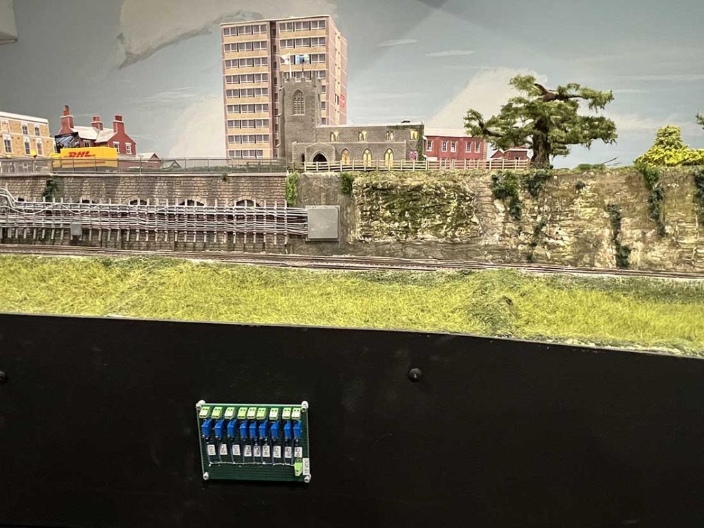 LED lighting for your model railroad - Model railroad layouts ...