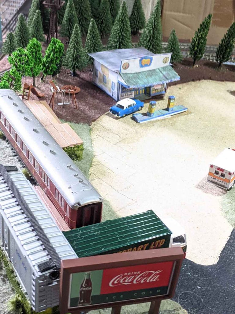 HO layout - Heather and Jasons's - Model railroad layouts plansModel ...