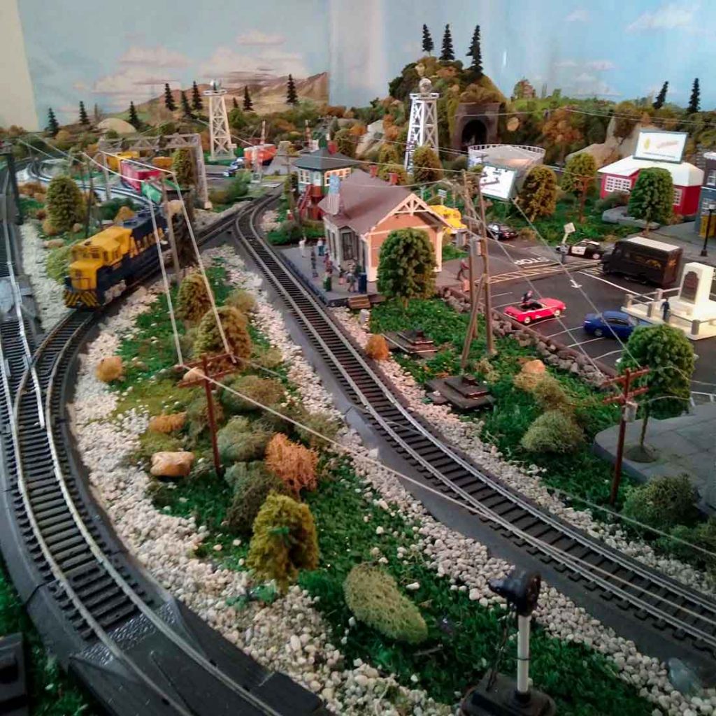 HO town scene - Donald's first layout - Model railroad layouts ...