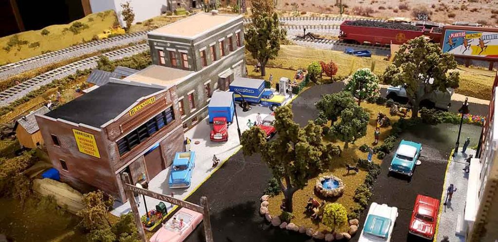 HO town scene - Donald's first layout - Model railroad layouts ...